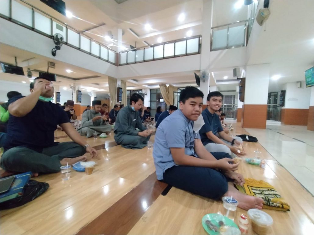 Masjid Daarut Tauhiid Tujuan Ibadah Ramadhan - Pondok Pesantren Daarut ...