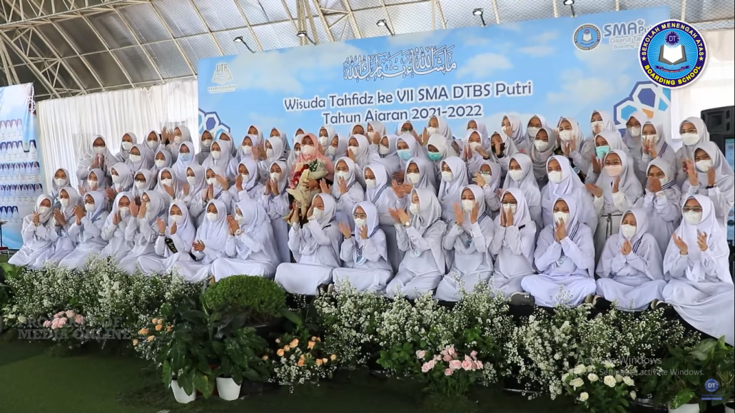 SMA DT BS Putri Gelar Wisuda Tahfidz ke-7 - Pondok Pesantren Daarut Tauhiid