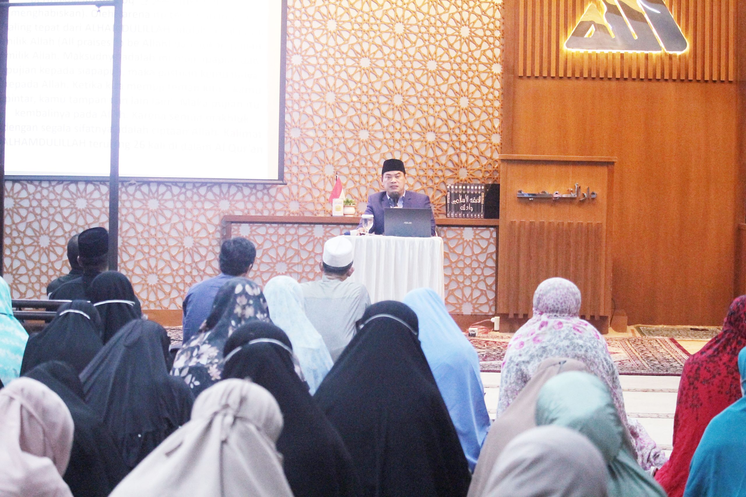 Masjid Daarut Tauhiid Jakarta Gelar Muhasabah Akhir Tahun - Pondok ...