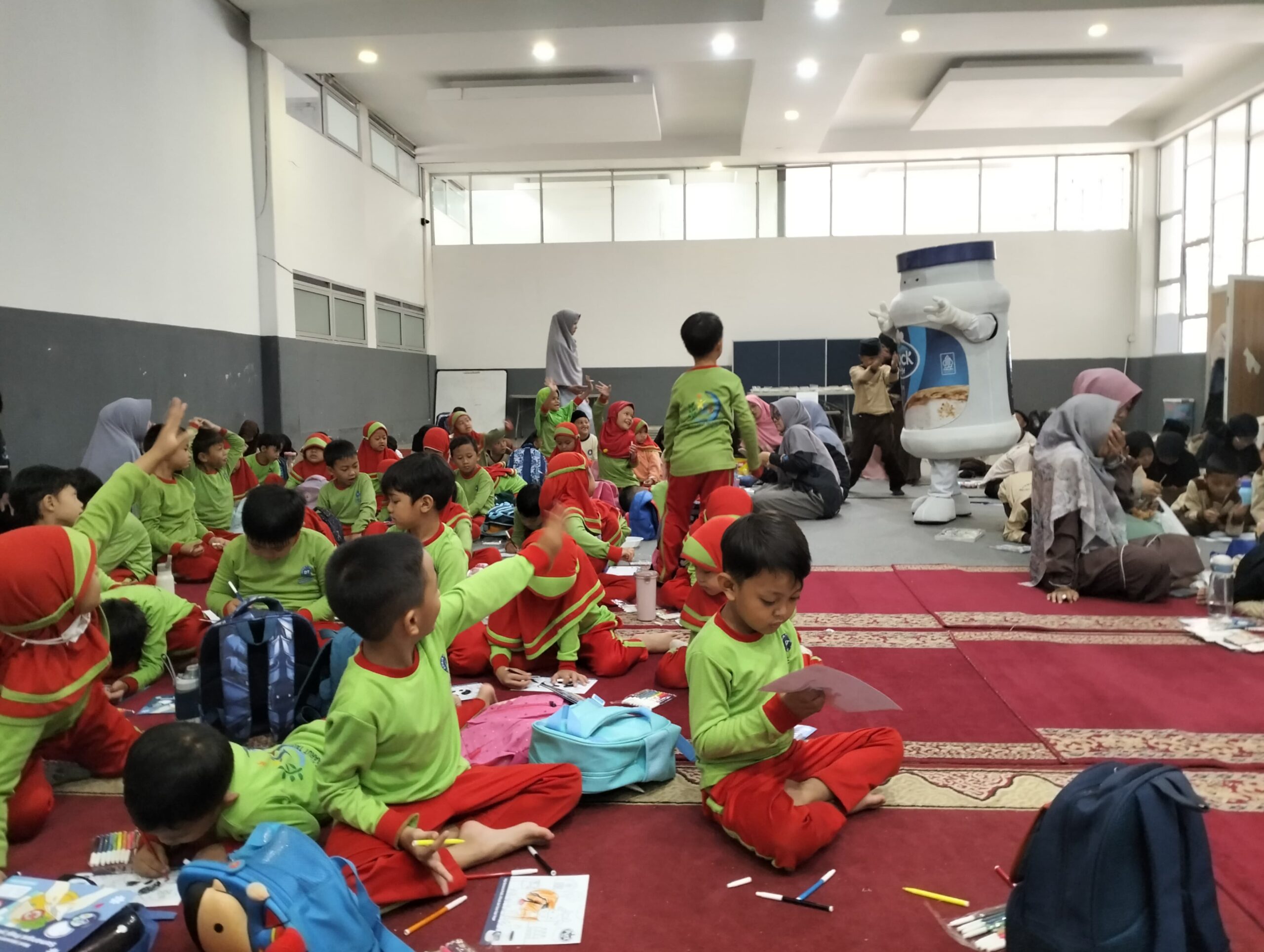 Kolaborasi Kreatif SPS Eco Pesantren DT dan Puck Indonesia:Semangat ...